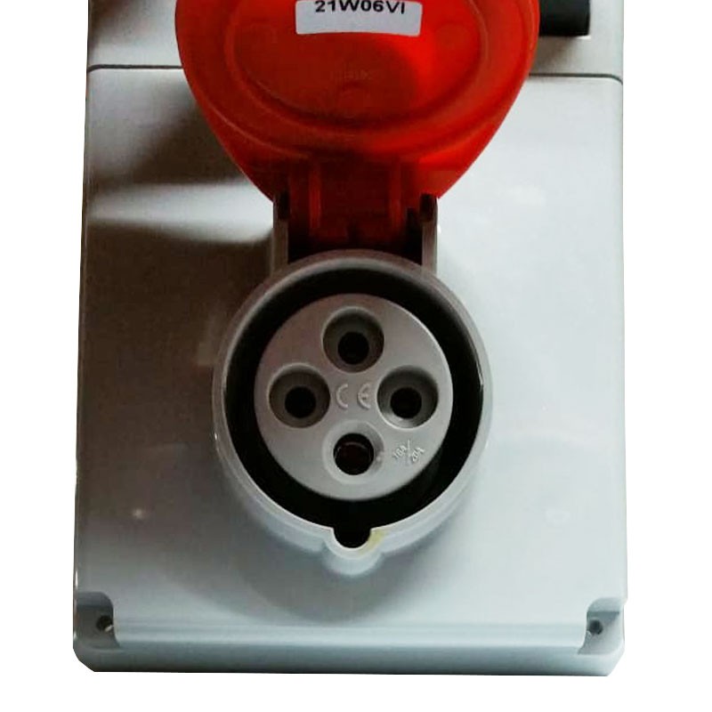 Legrand compact interlocked socket 3P+E 3X16A+E 400V IP44 057205